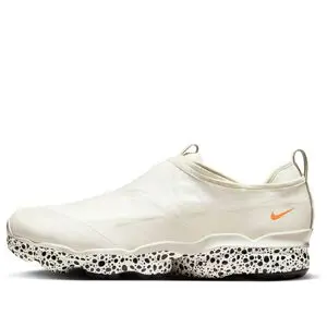 Nike Vapormax Moc Roam Sneakers - Sail/light Bone/black