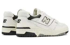 NEW BALANCE 550 Sneakers - Cream/black