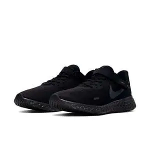 Nike Revolution 5 Flyease Athletic Sneakers