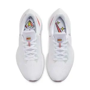 Nike Zoom Winflo Running Shoes - White/purple