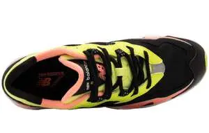 NEW BALANCE 850 Sneakers - Black