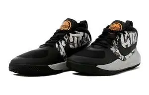 Nike Team Hustle D9 "graffiti" Low Top Sneakers