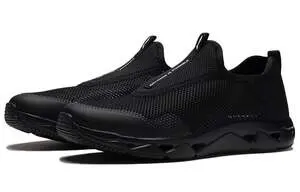 LI-NING Classic Running Shoes