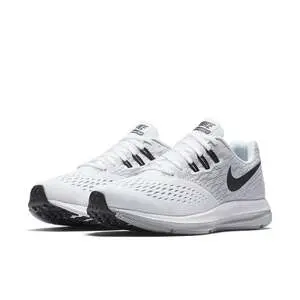 Nike Zoom Winflo 4 Athletic Sneakers
