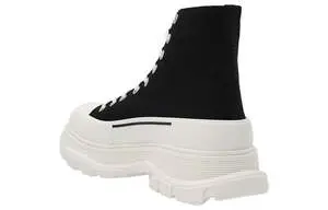 Alexander McQueen Tread Slick High Top Lace Up Boots - Black/white