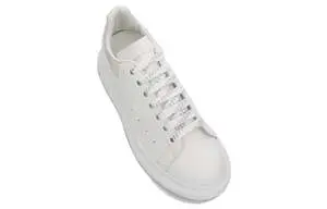 Alexander McQueen Oversized Low-top Sneakers - White/beige