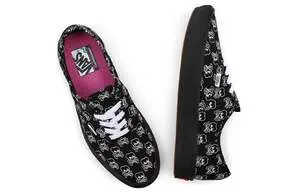 VANS Authentic Comfycush "skull & Crossbones" Sneakers