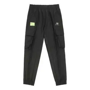 NEW BALANCE Classic Cargo Pants Asia Sizing - Black