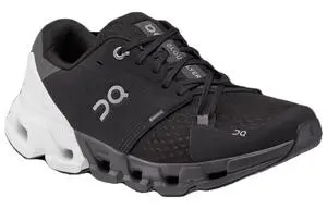 On Cloudflyer 4 Sneakers - Black/white