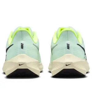 Nike Zoom Pegasus 39 Athletic Sneakers - White/black
