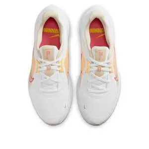 Nike Quest Sneakers - White/orange