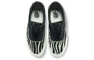 VANS Low Top Zebra Print Casual Skateboarding Sneakers - Black