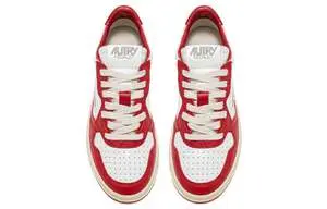 AUTRY Medalist Low Leather Sneakers