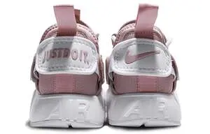 Nike Huarache City Low Athletic Sneakers