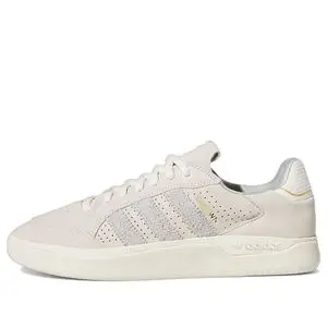 Adidas Tyshawn Low Sneakers
