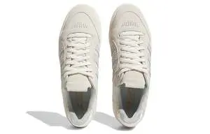 Adidas Tyshawn Low Sneakers