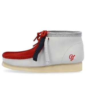 Clarks Wallabee Boots - Grey/red