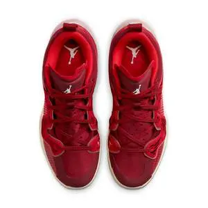 JORDAN Air 37 Low Sneakers - Red