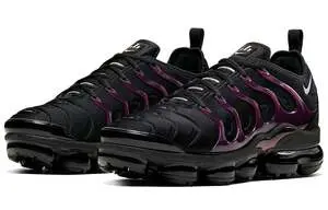 Nike Vapormax Plus Athletic Sneakers - Black