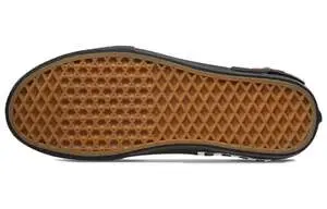 VANS Slip-on Cap Checkerboard Sneakers