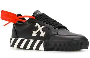 Off-White Vulcanized Low Top Sneakers - Black