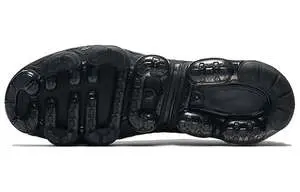 Nike Vapormax "triple " Sneakers - Black