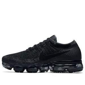 Nike Vapormax "triple " Sneakers - Black