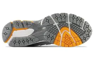 NEW BALANCE 1906r Sneakers - Silver/orange