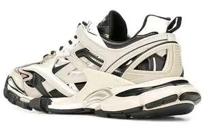 Balenciaga Track.2 Sneaker - Black/brown