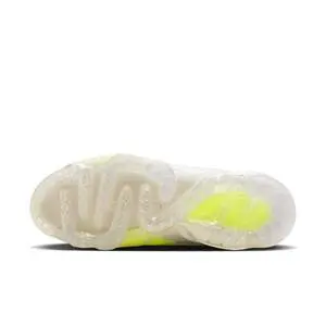 JORDAN Reign Sneakers