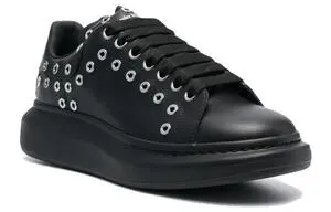 Alexander McQueen Oversized Sneakers With Silver Tone Eyelets - Black/silver