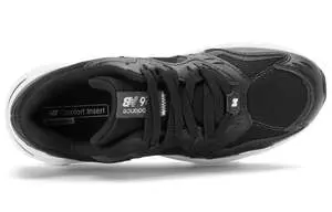 NEW BALANCE 426 Series Retro Low Top Sneakers - Black