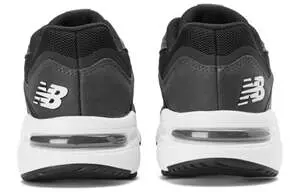 NEW BALANCE 426 Series Retro Low Top Sneakers - Black