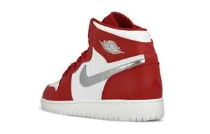 JORDAN 1 Retro High Sneakers