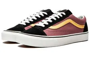 VANS Skate Shoes - Black/red