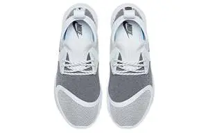 Nike Lunarcharge Essential Athletic Sneakers - White/black