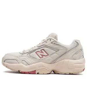 NEW BALANCE 452 Beige Sneakers
