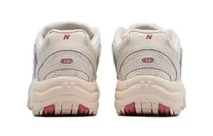 NEW BALANCE 452 Beige Sneakers