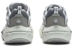 FILA Court Deluxe Low Top Sneakers