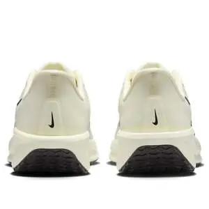 Nike Quest Sneakers - Coconut Milk/sail/black