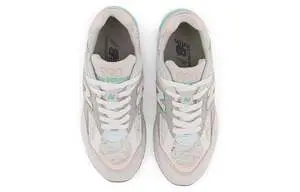NEW BALANCE 990 V2 Low-top Sneakers - Light Grey