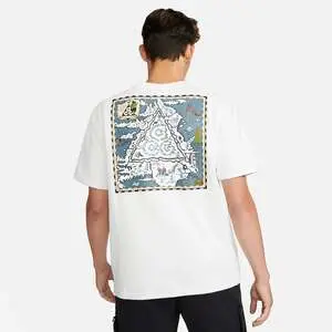 Nike Iceland Map Short Sleeve T-shirt Asia Sizing - Summit White