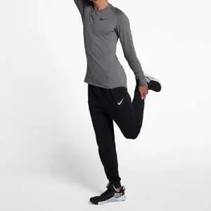 Nike Therma Sports Long Sleeve Shirt