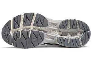 Asics Gel-flux 4 Athletic Sneakers - White/grey