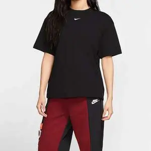 Nike Essentials Logo T-shirt - Black