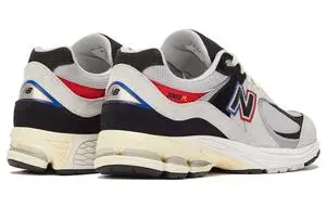 NEW BALANCE X Dtlr 2002r "lovers Only" Sneakers - Black/grey