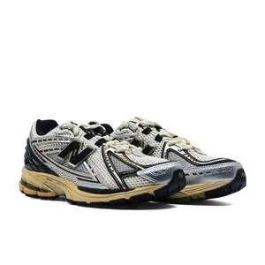 NEW BALANCE 1906r "vintage " Sneakers