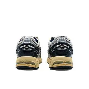 NEW BALANCE 1906r "vintage " Sneakers