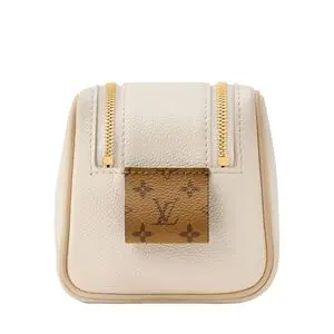 LOUIS VUITTON Dopp Kit