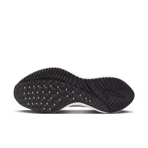 Nike Zoom Vomero 16 Athletic Sneakers